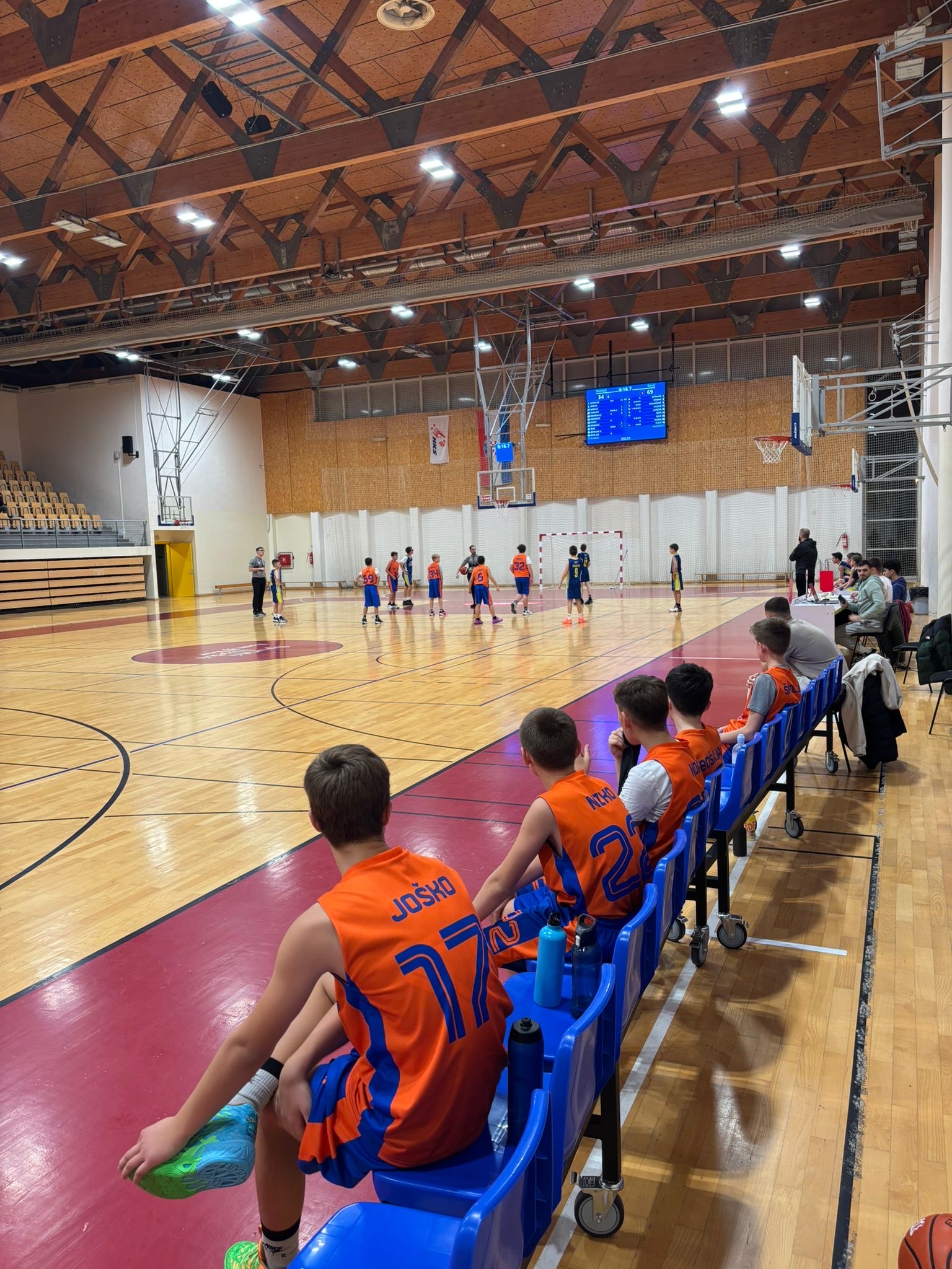 Risovi (U13) poraženi od Zapada na startu lige – Košarkaški Klub Samobor